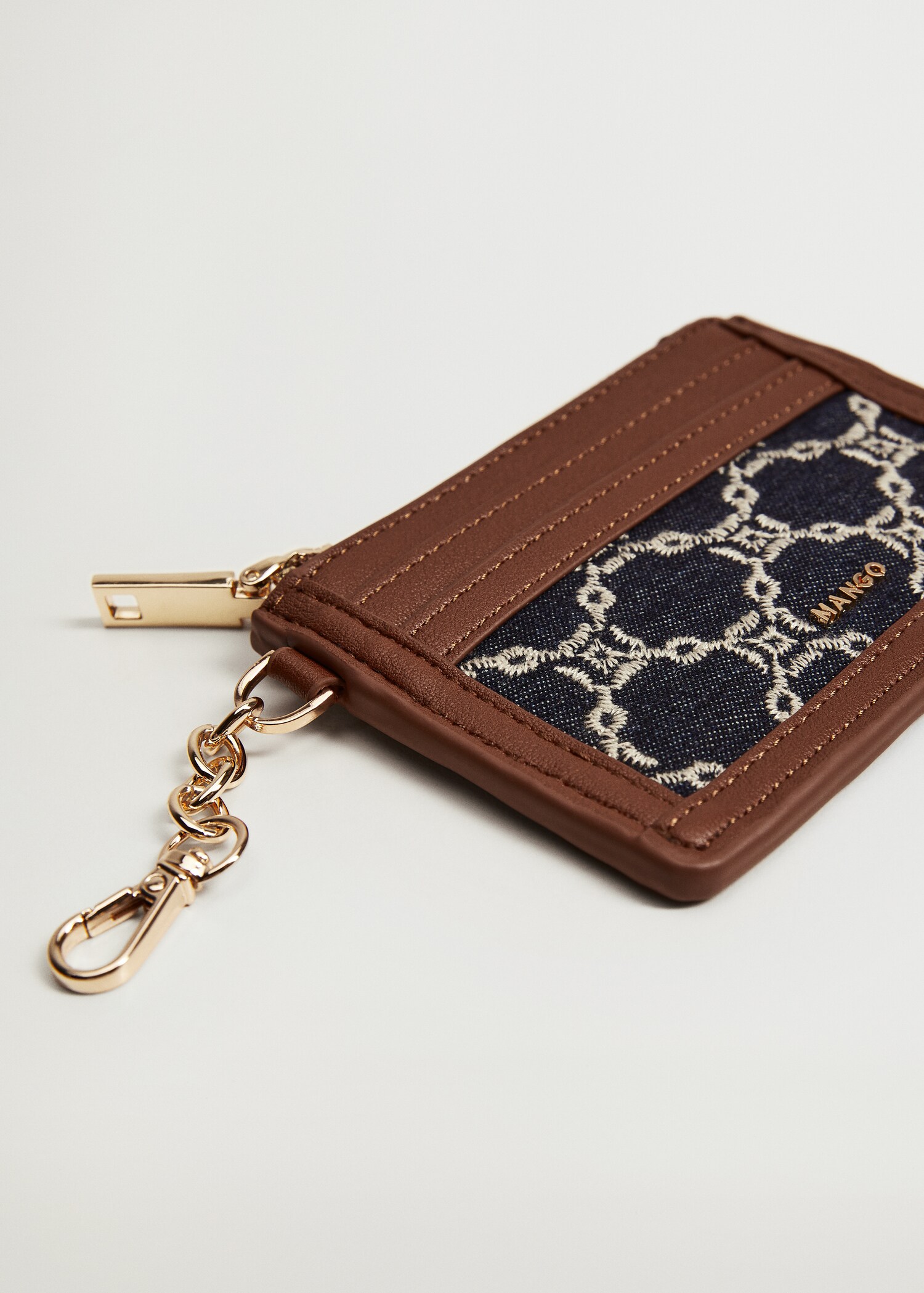 Embroidered chains wallet