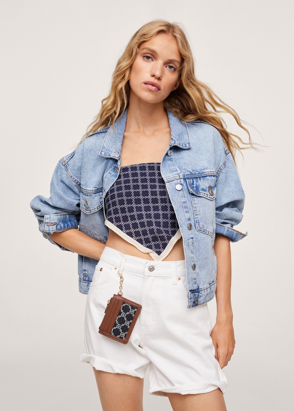 Embroidered chains wallet