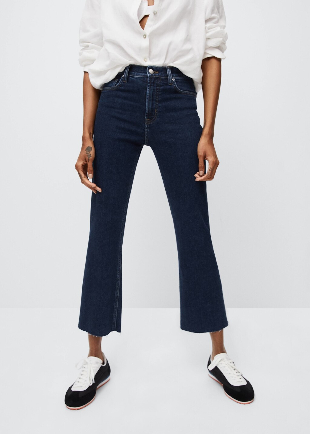 High-waist bootcut jeans - Woman | MANGO OUTLET USA