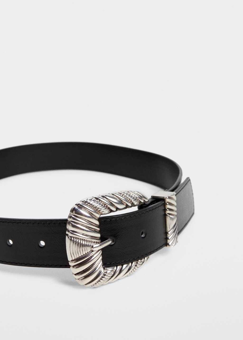 Engraved buckle belt