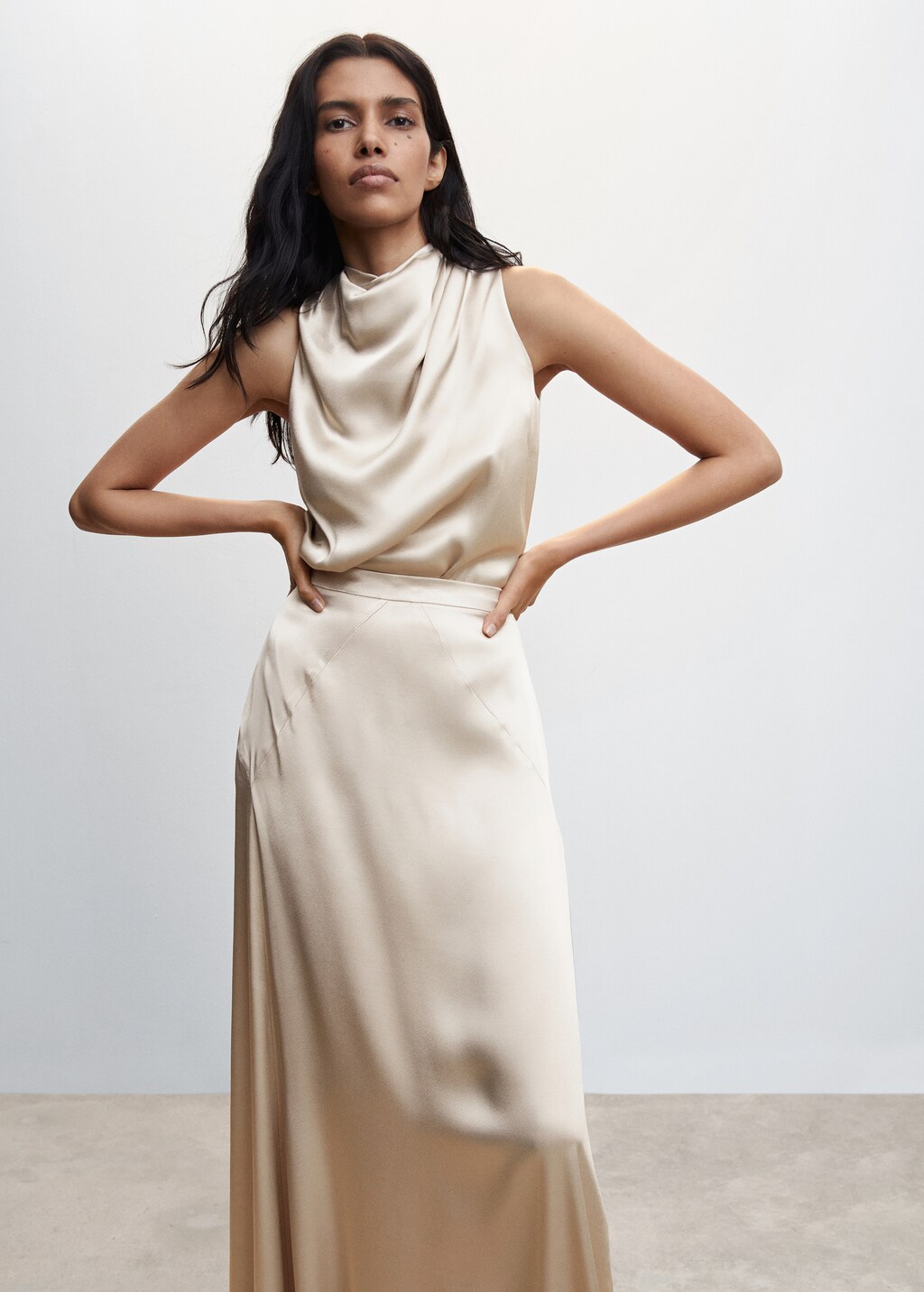 Gonna satinata cuciture - Donna | MANGO OUTLET Italia