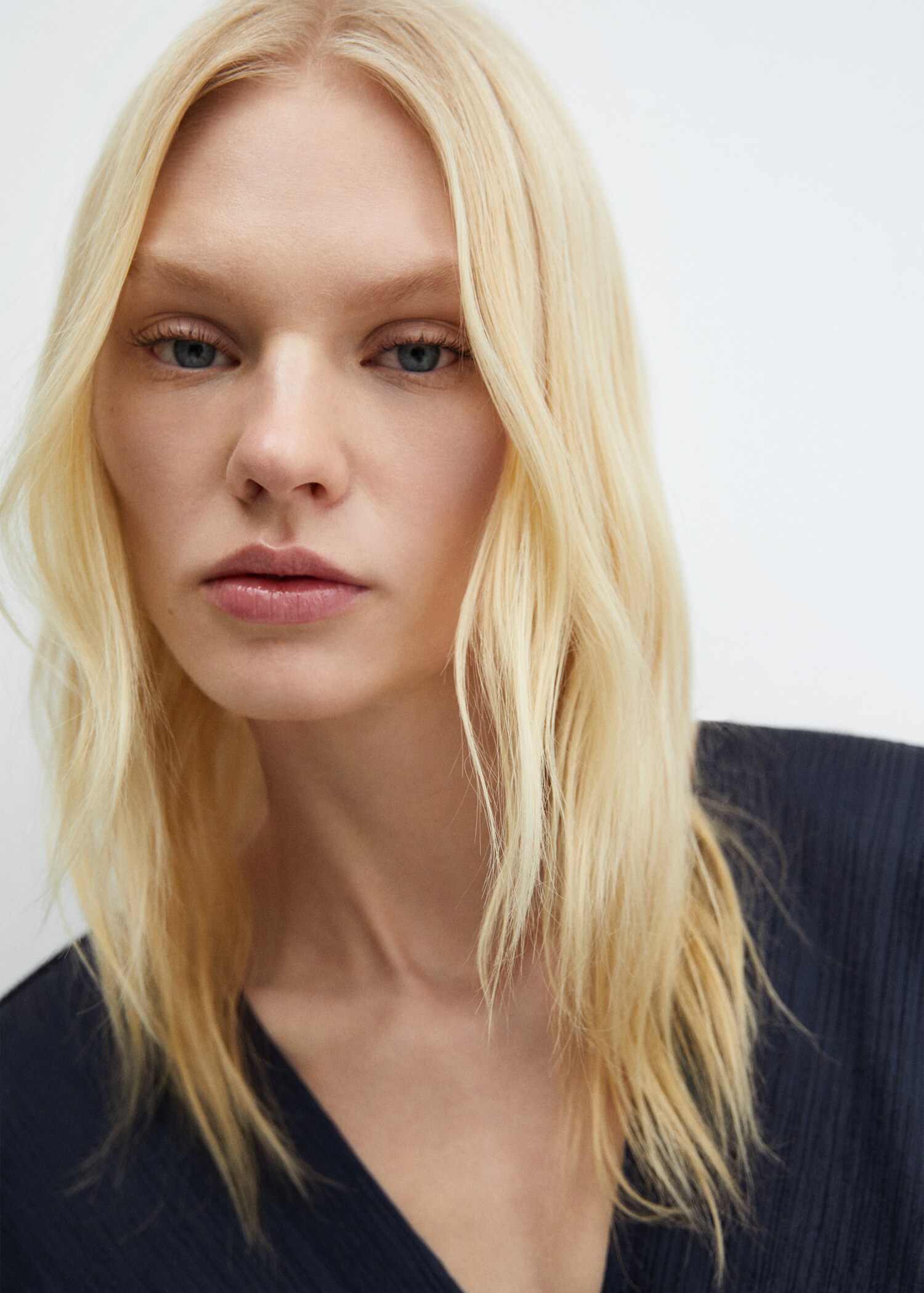 Vestido cruzado cinto - Mulher | MANGO OUTLET Portugal