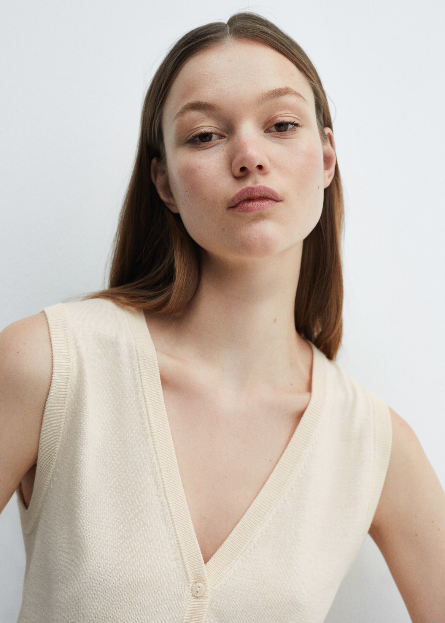 Colete de malha com botões - Mulher | MANGO OUTLET Portugal