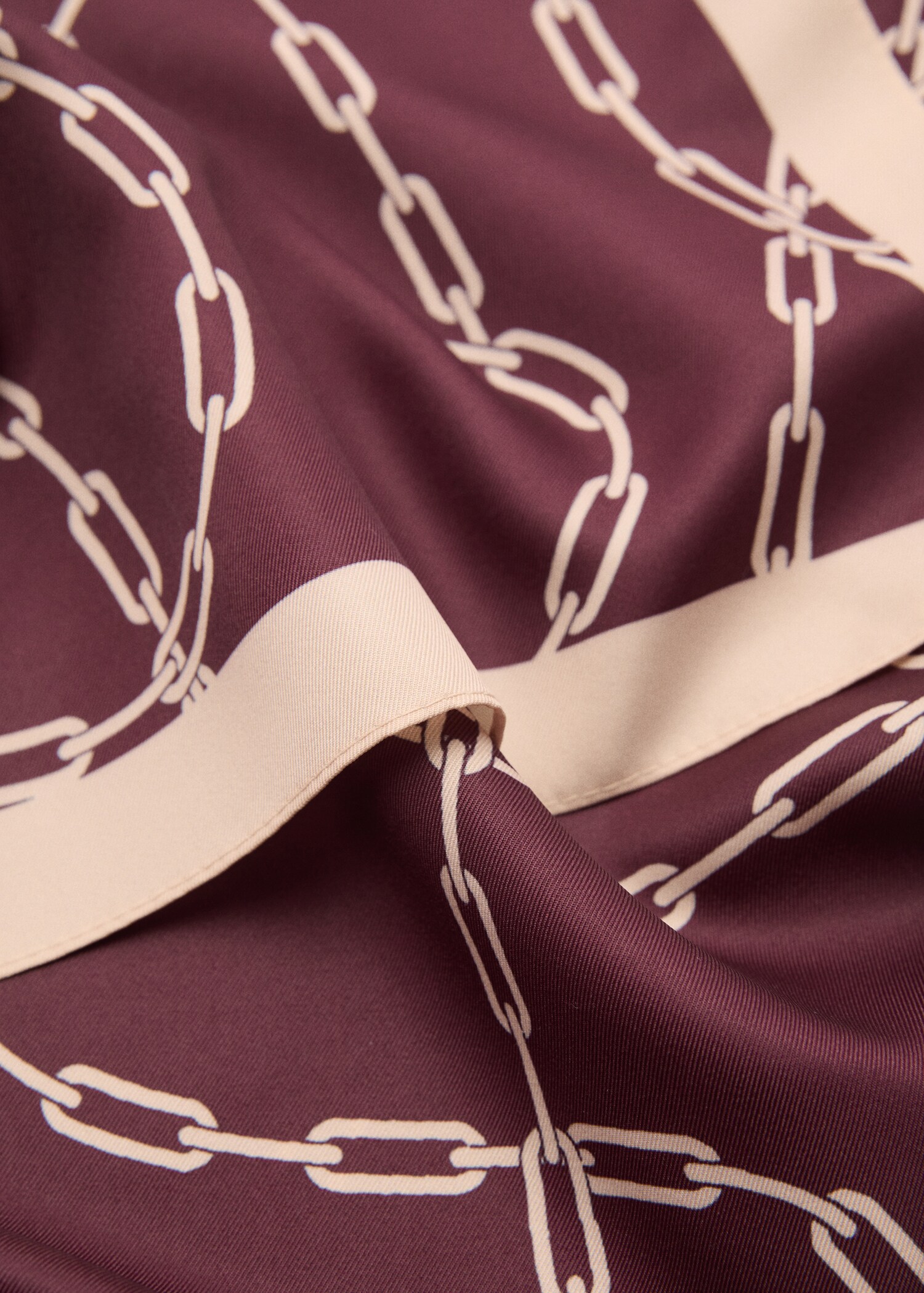 Chain-print scarf - Women | MANGO OUTLET Netherlands