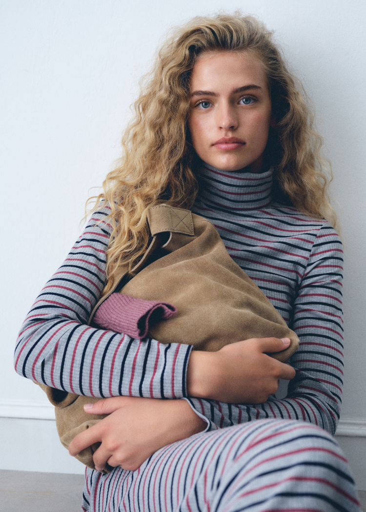 Tonårskläder för Tjej och Kille 2025 | Mango Outlet Sverige